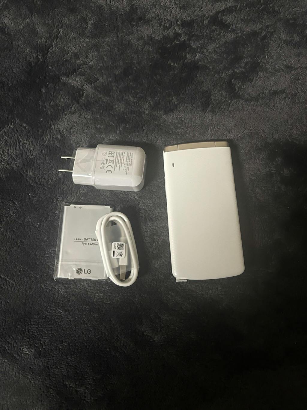 LG Smart Folder X100S - Unlocked - Android 7.1.2 Flip Smartphone – Y2KPHONES