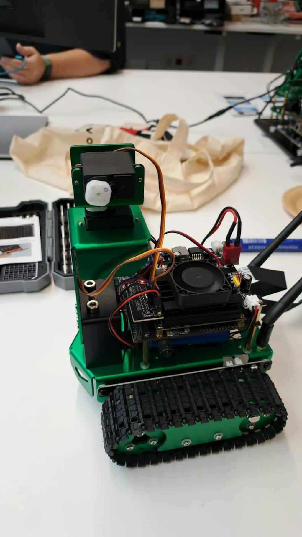 Yahboom Jetbot AI Vision Tank Car Python Programming for JETSON NANO