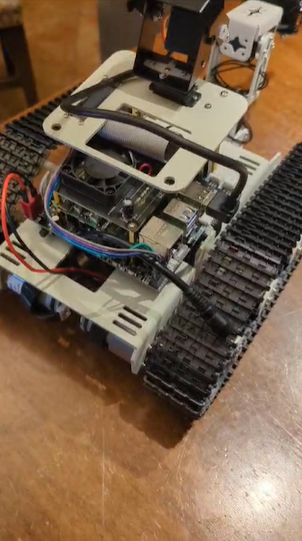 ROS AI Vision Tank with 3DOF Robotic Arm for Raspberry Pi Jetson NANO