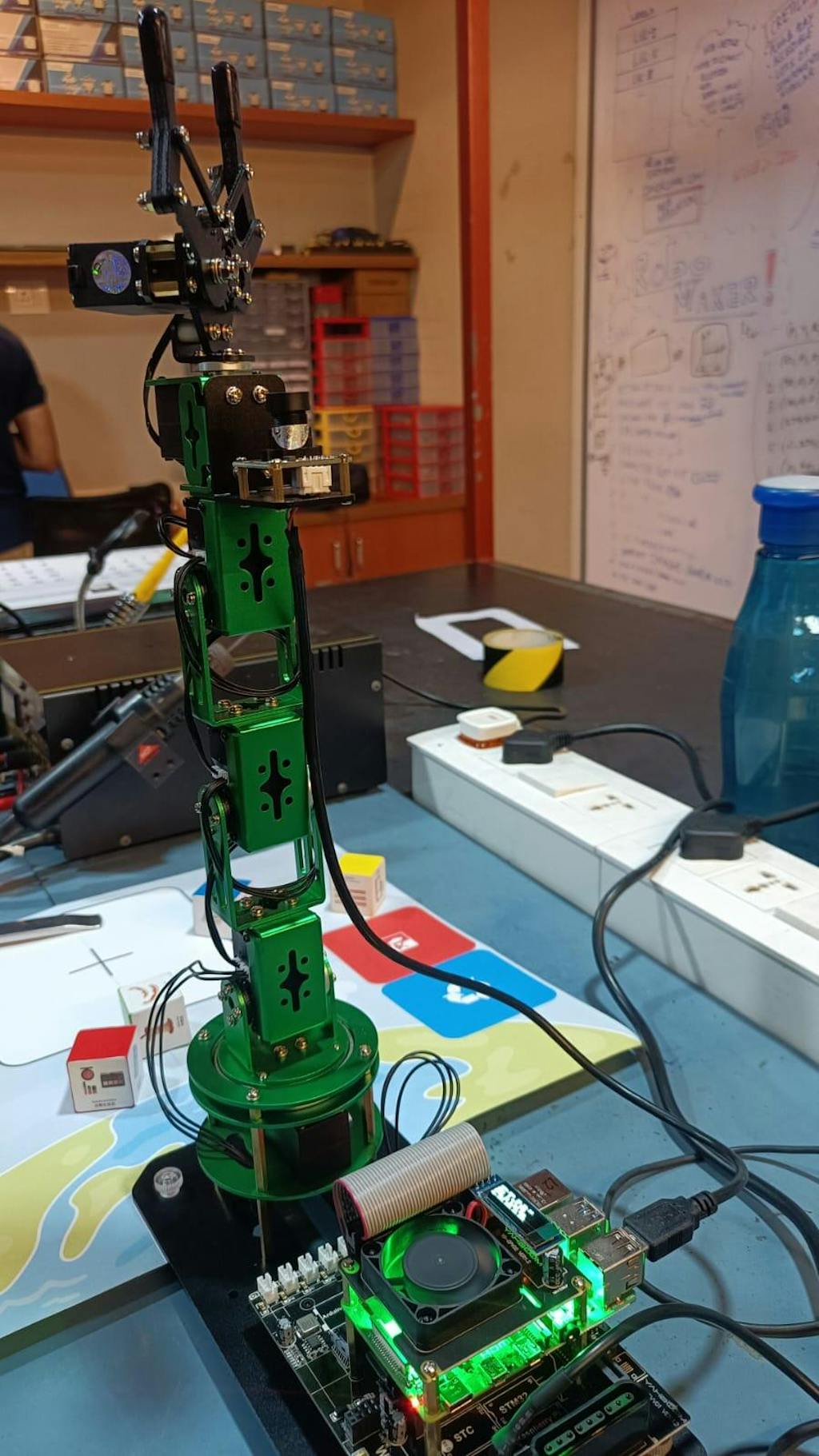 6DOF RaspebrryPi Robotic Arm with HD Camera Use ROS Python Programming