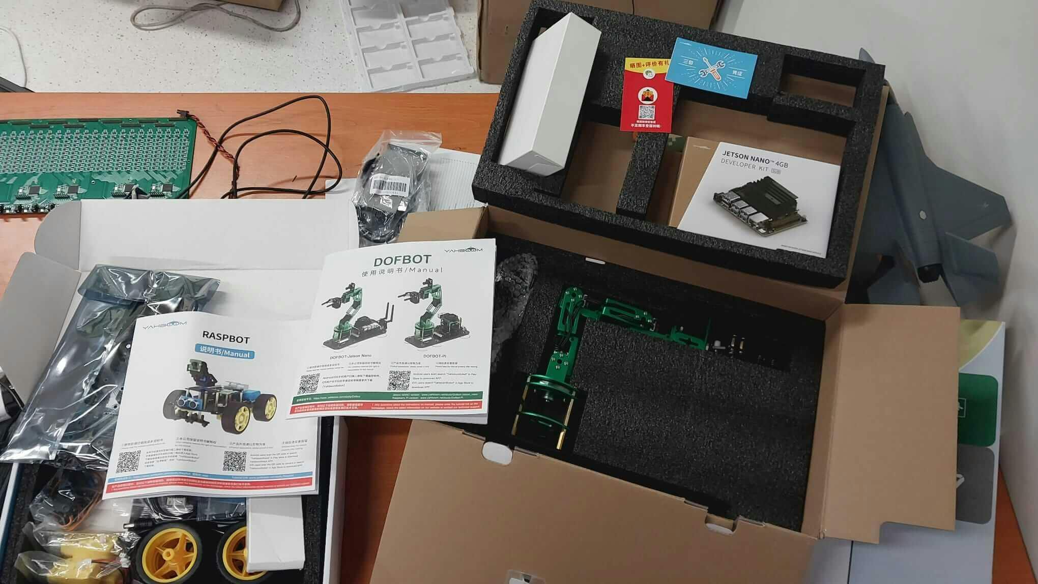 6DOF RaspebrryPi Robotic Arm with HD Camera Use ROS Python Programming