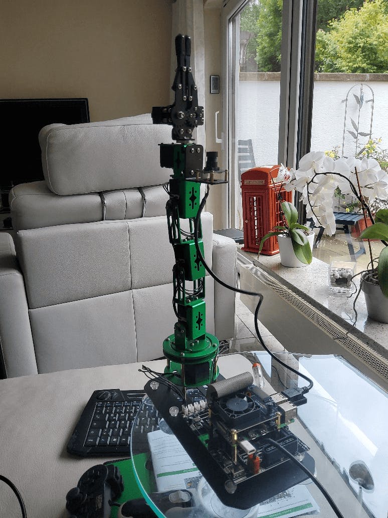 6DOF RaspebrryPi Robotic Arm with HD Camera Use ROS Python Programming