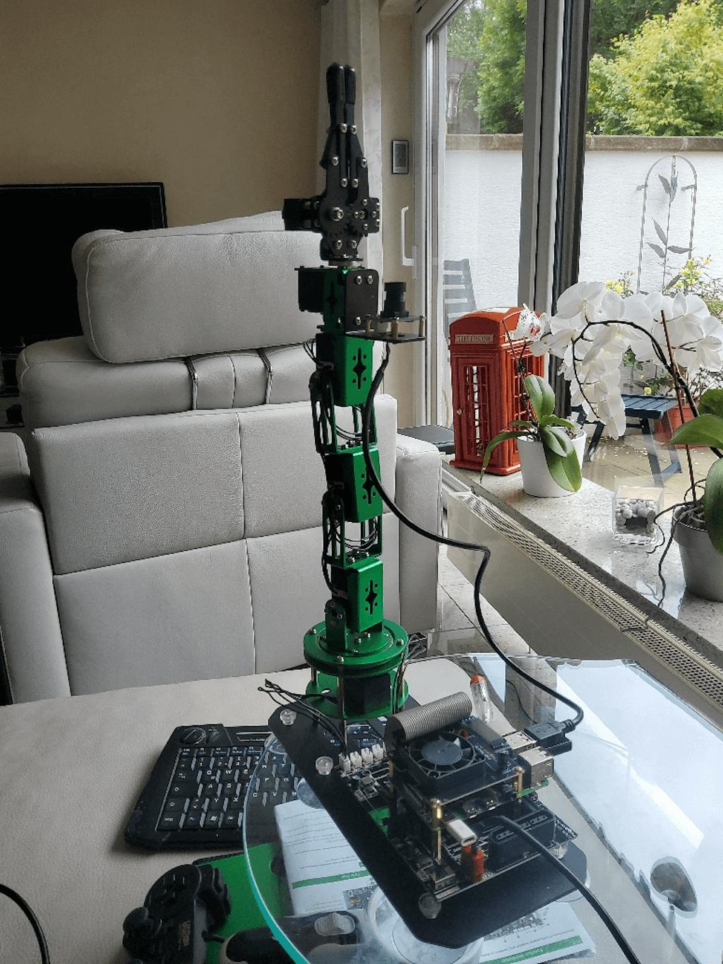 6DOF RaspebrryPi Robotic Arm with HD Camera Use ROS Python Programming