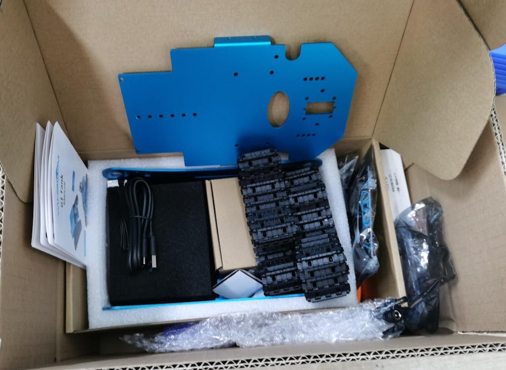 Yahboom Raspberry Pi Tank Car with 2DOF Camera PTZ Python Programming