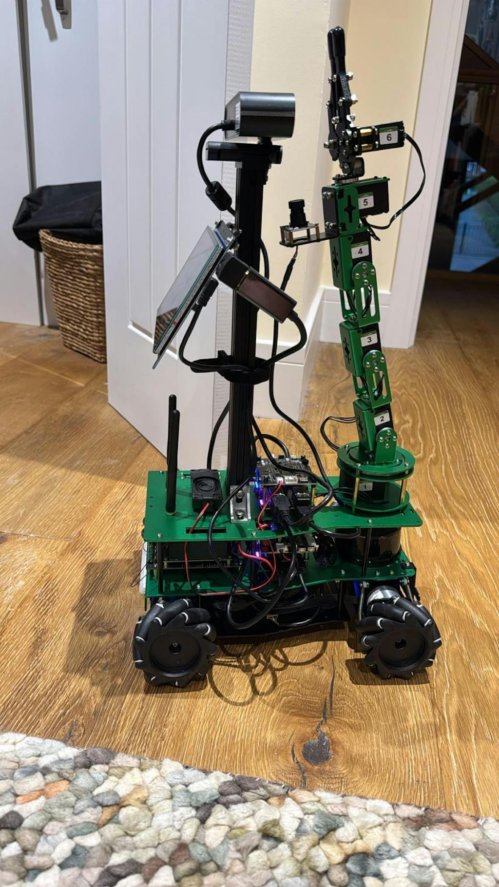 ROS Educational Robot with 6DOF Robotic Arm for RPi 5 NVIDIA Jetson