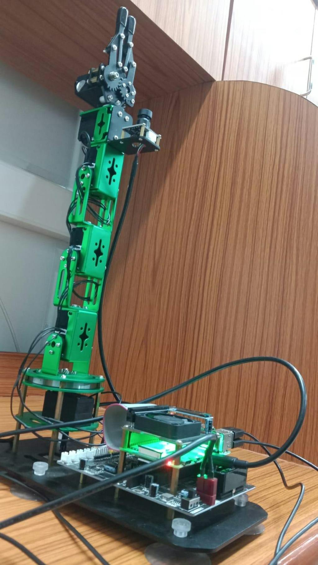 6DOF RaspebrryPi Robotic Arm with HD Camera Use ROS Python Programming