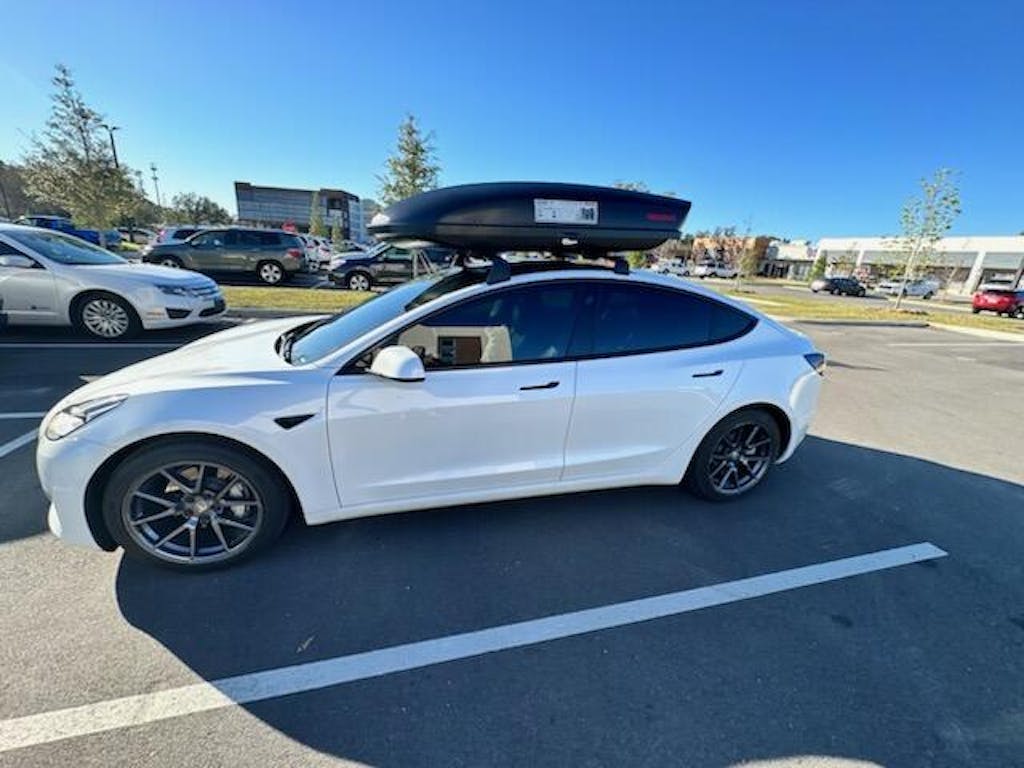 SkyBox 16 Carbonite – Yakima