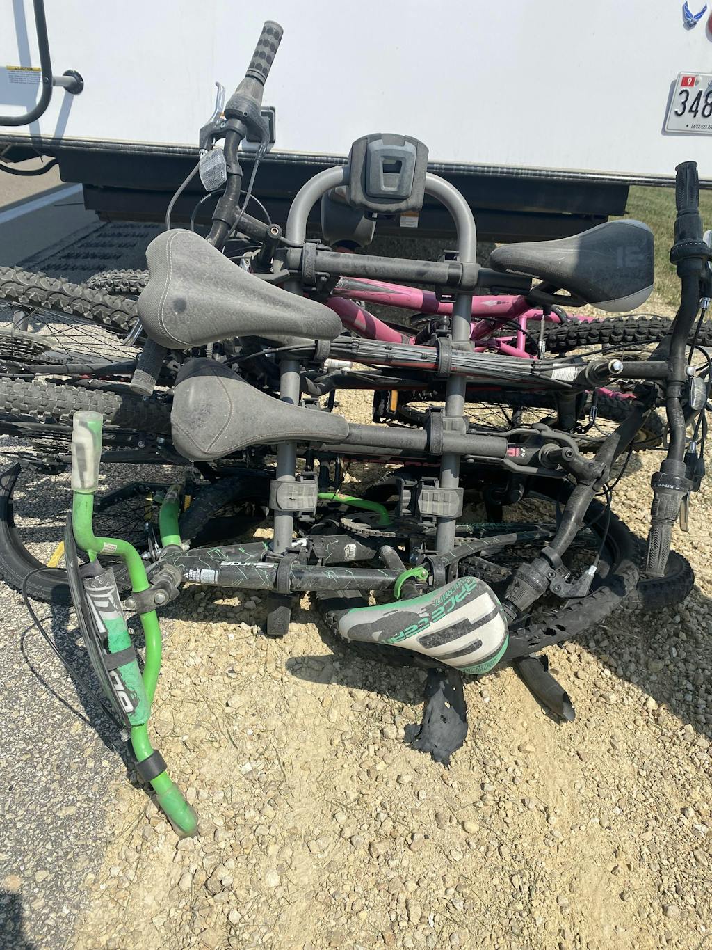 RidgeBack Tilt-Away Hitch Bike Rack – Yakima