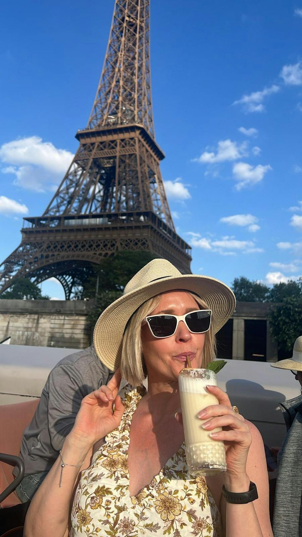 Yakwax Guernsey Surf Cam | Vazon Bay Live Surfing Webcam