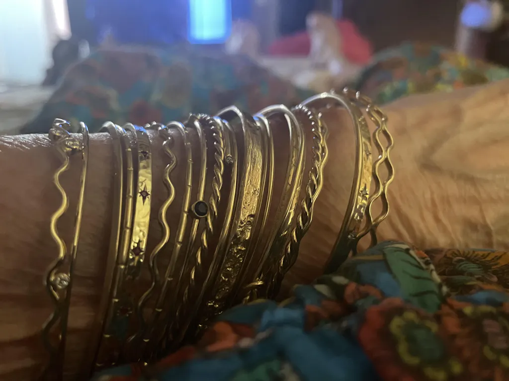 The Wavy Bangle – Yearly Co.