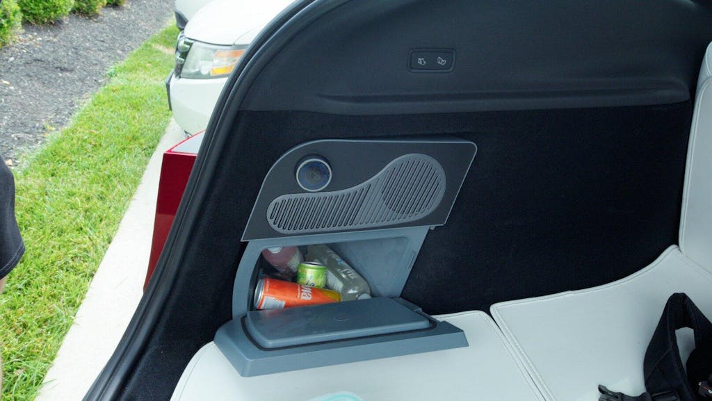 Tesla Model Y Refrigerator – App-Controlled 16L Cooler (Fits 2020–2025 ...