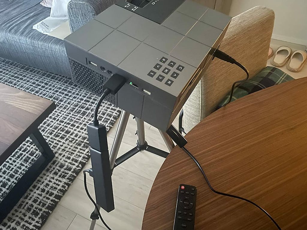 【2024最新家庭用・ビジネス両用＆100"スクリーン付き＆昼間も見れる】YOWHICK プロジェクター 小型 5GWiFi瞬時接続 220 – YOWHICK JP