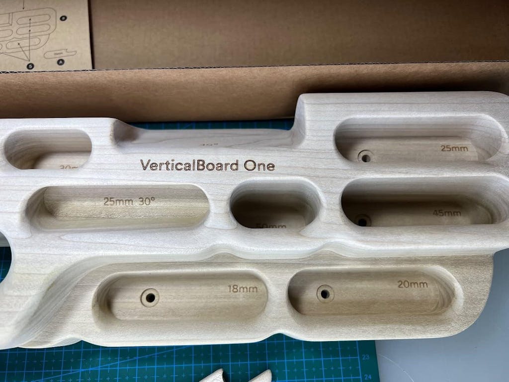 Poutre VerticalBoard One – Polyvalente et évolutive 5b à 7c – YY Vertical