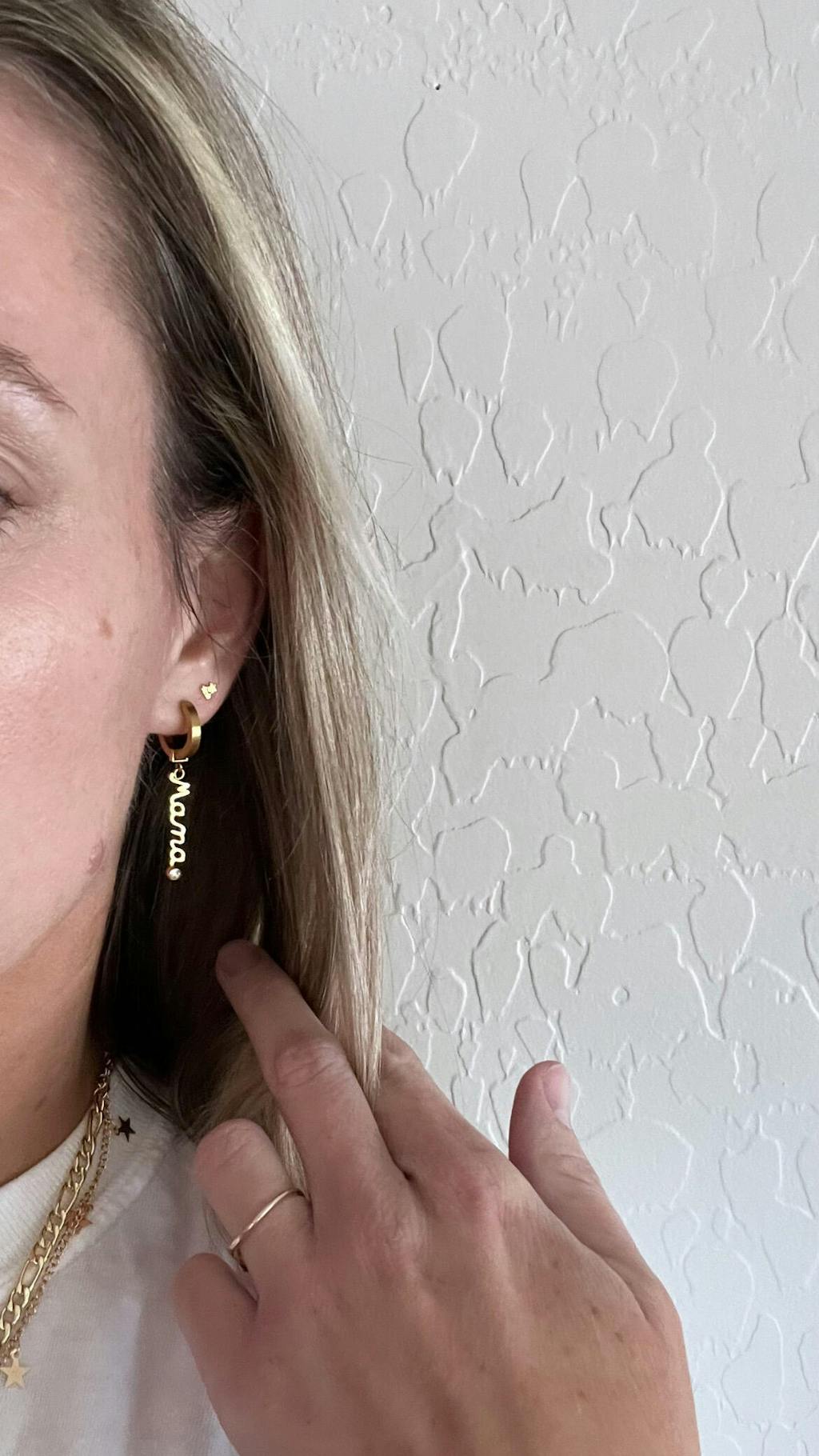 Zaana Mini Hoops - Gold – Zaana Jewelry