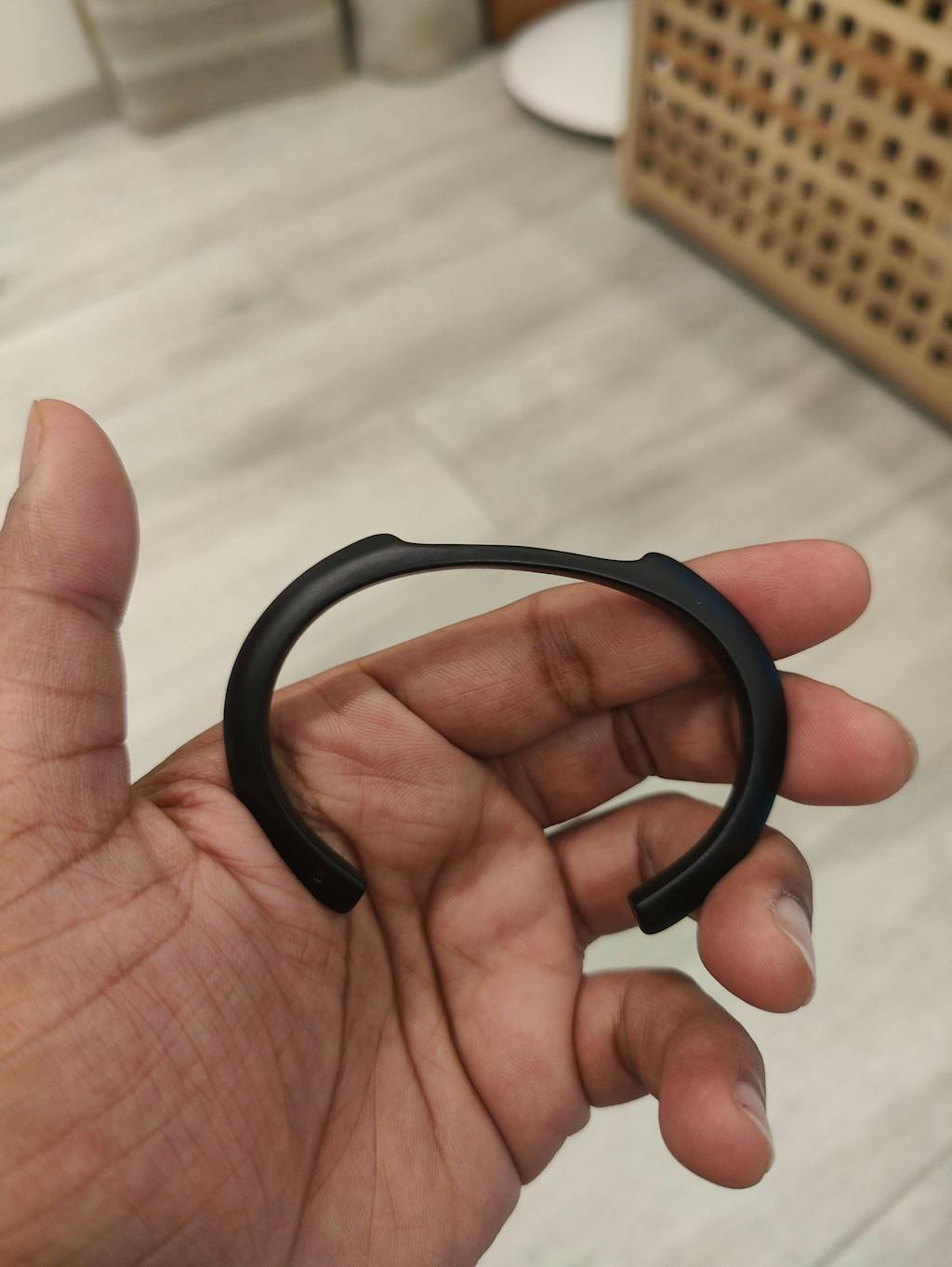 EDGE CUFF - MATTE BLACK