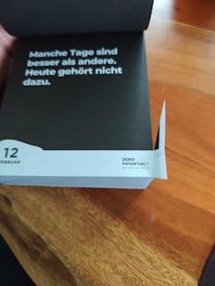 Demotivierender Kalender fürs 2025 – Gönn ihn dir – ZERO POTENTIAL