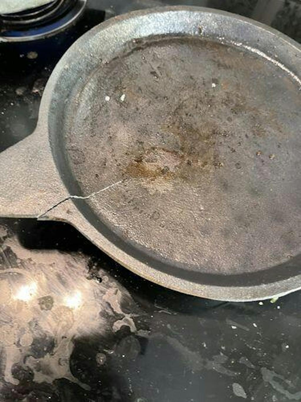 Cast Iron Raised Edge Pan | Traditional Fry Pan for Daily Cooking